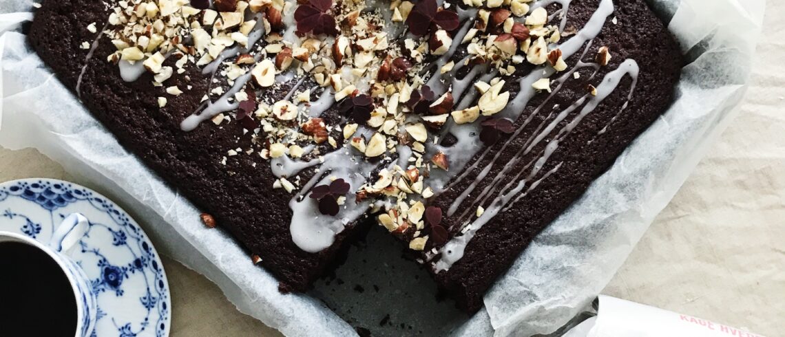 Chokoladekage | Nem chokoladekage opskrift med glasur! Se den her