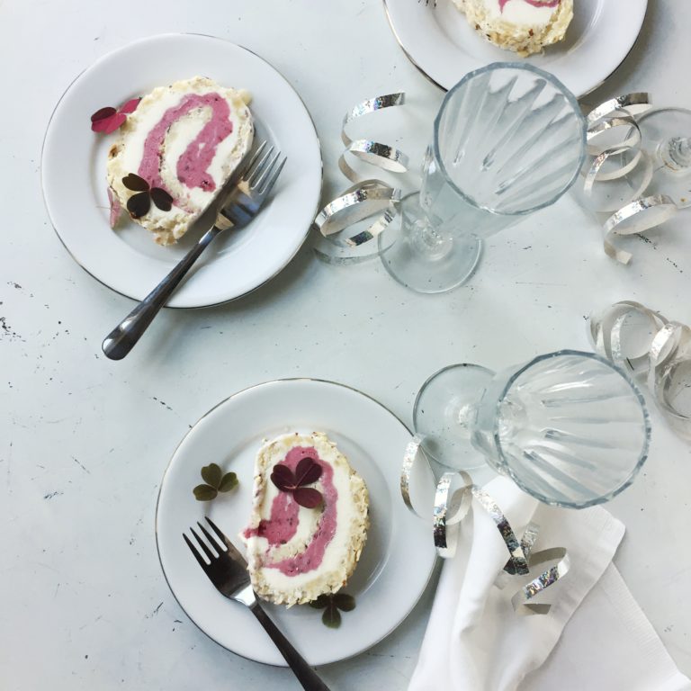 Fragilité med solbærsorbet og vaniljeflødeis | Opskrift på dessert