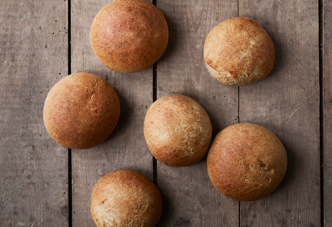 Krydderboller på stenformalet hvedemel | Se opskriften her