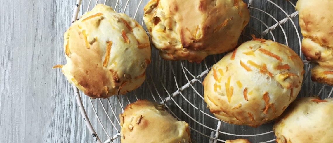 Gulerodsbrud | Bagt med Valsemøllen bolleblanding