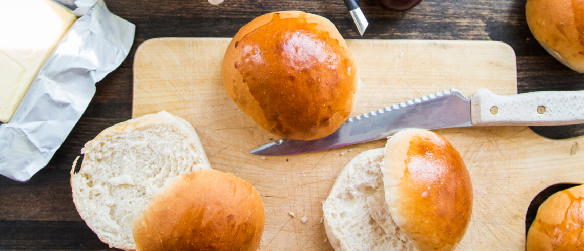Smørbagte luksus teboller | Nemme og luftige bamseboller